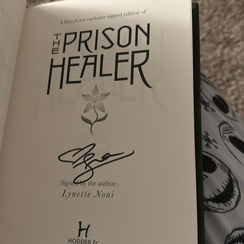 The Prison Healer by Lynette Noni, Hardcover | Pangobooks