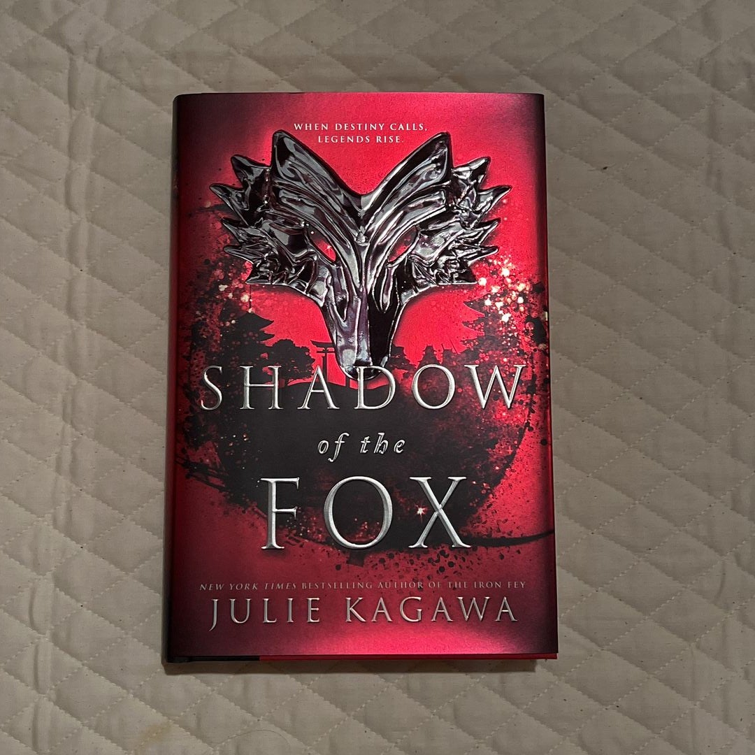 Shadow of the Fox by Julie Kagawa, Hardcover | Pangobooks