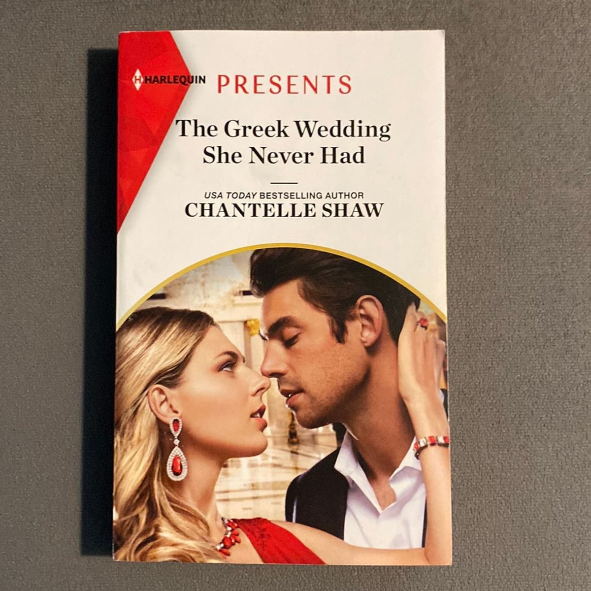 The Greek Wedding She Never Had by Chantelle Shaw, Paperback | Pangobooks