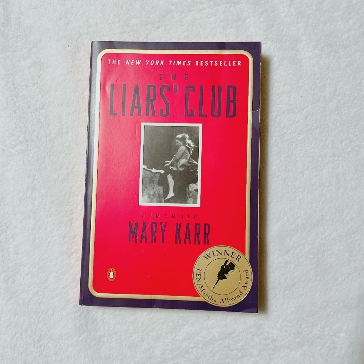 The Liars' Club by Mary Karr, Paperback | Pangobooks