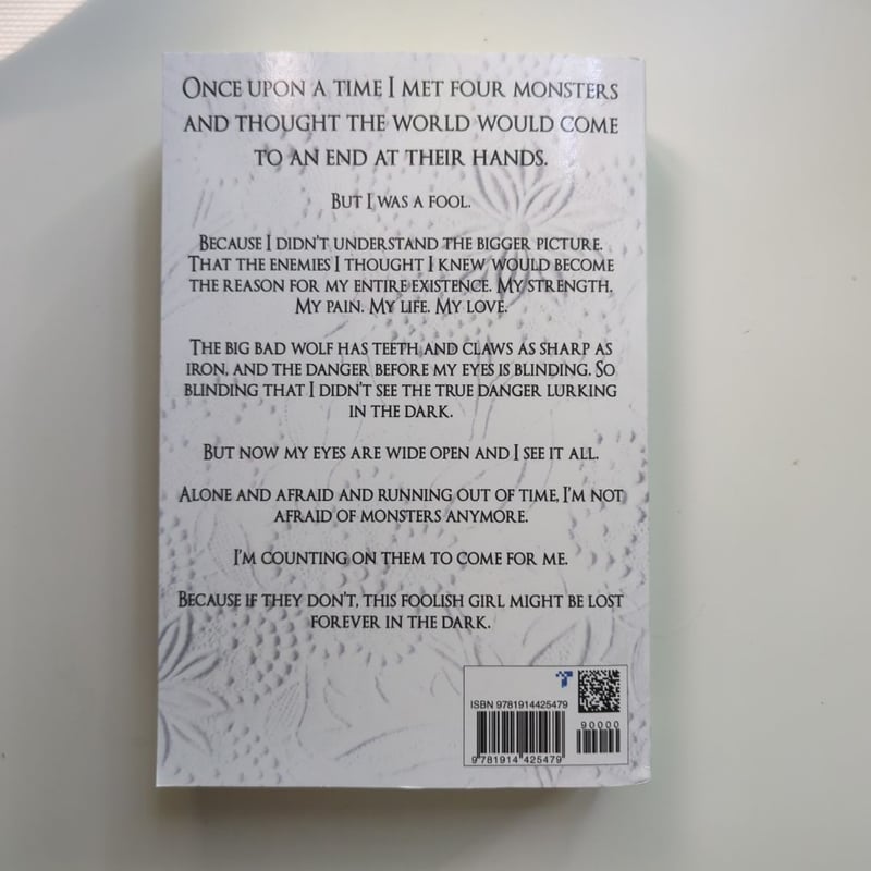Queen of Quarantine by Caroline Peckham, Susanne Valenti