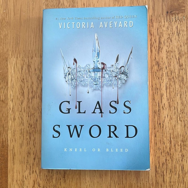 Glass Sword by Victoria Aveyard, Paperback | Pangobooks