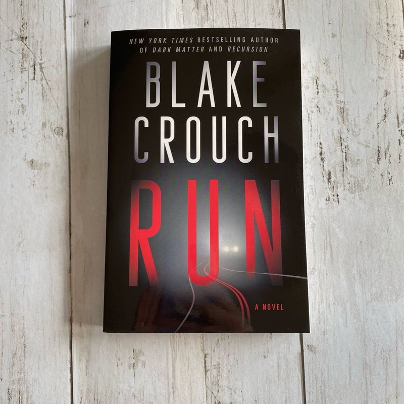 Run by Blake Crouch, Paperback | Pangobooks