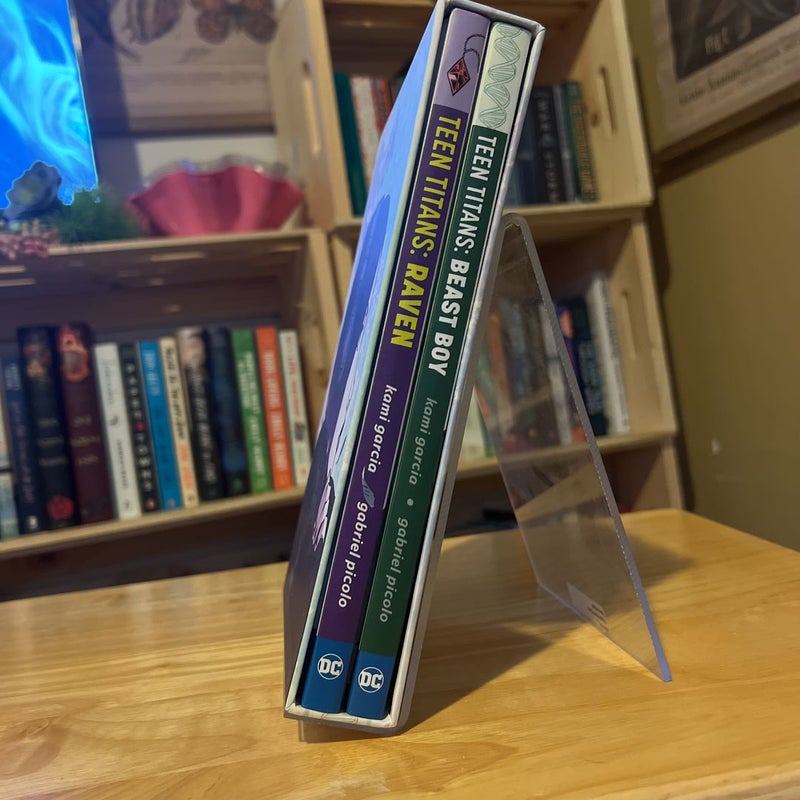 Teen Titans: Raven and Beast Boy HC Box Set