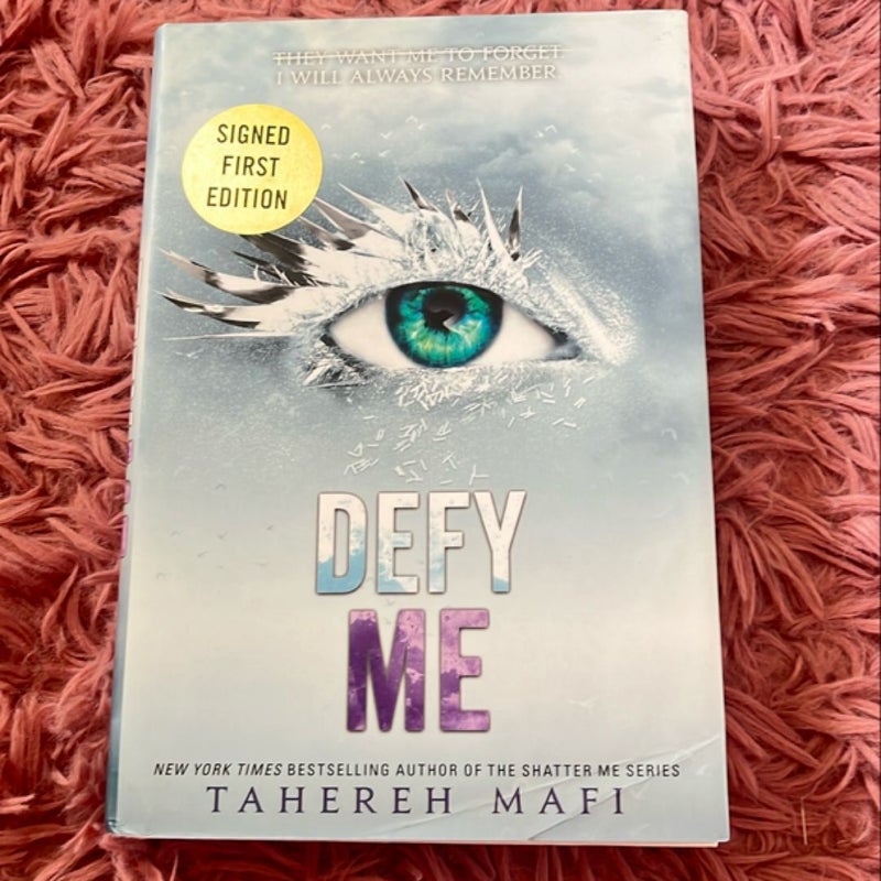 Defy Me *signed first edition* by Tahereh Mafi, Hardcover | Pangobooks