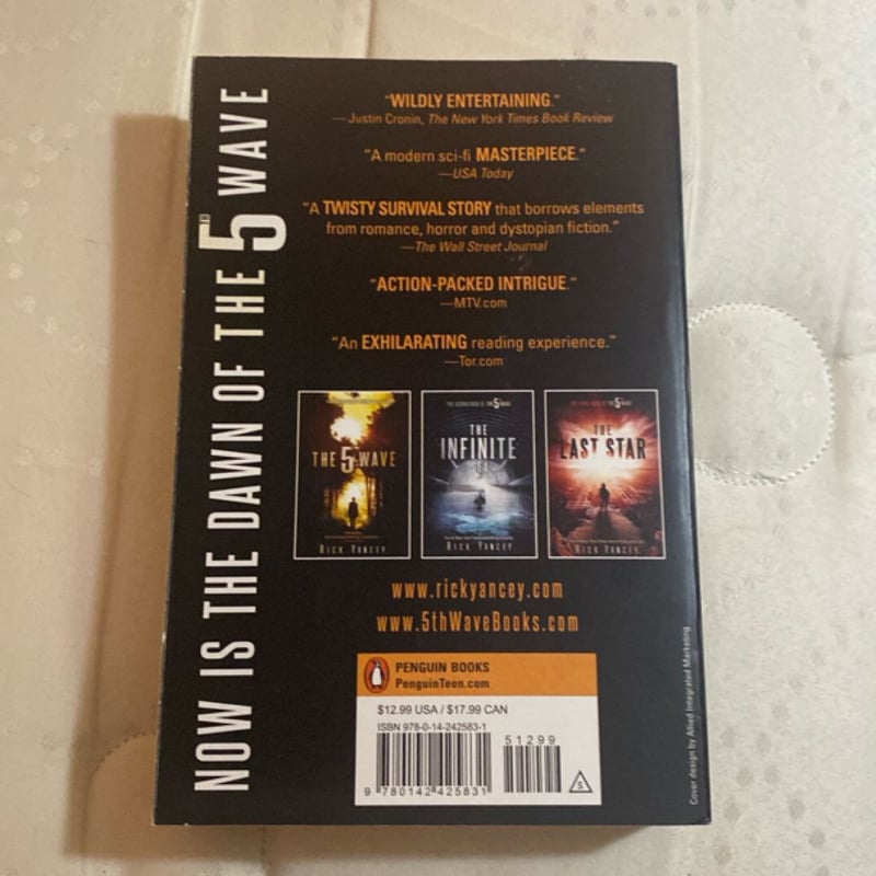 The 5th Wave by Rick Yancey, Paperback | Pangobooks