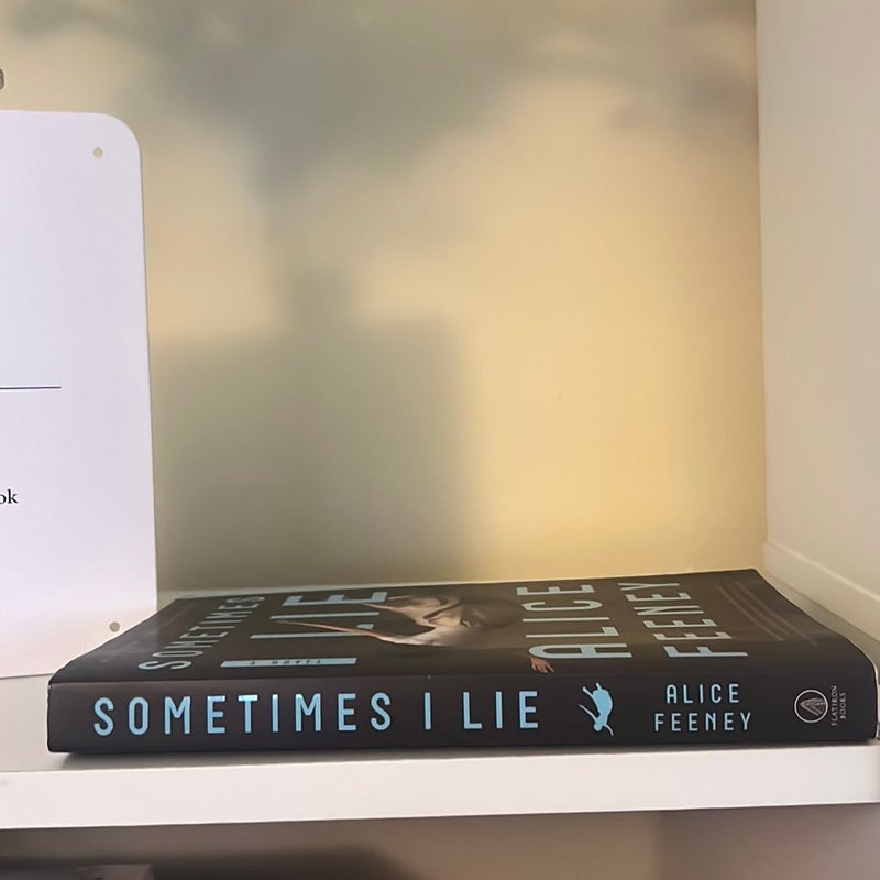 Sometimes I Lie by Alice Feeney, Paperback | Pangobooks