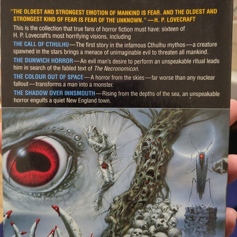 Bloodcurdling Tales of Horror and the Macabre: the Best of H. P ...