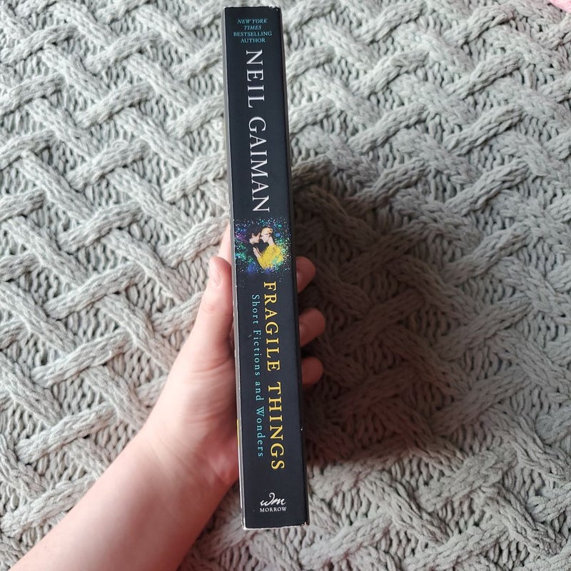 Fragile Things by Neil Gaiman, Paperback | Pangobooks