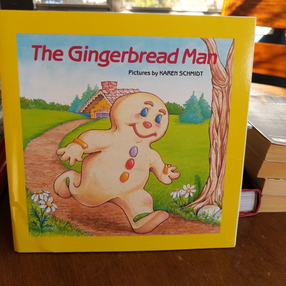 The Gingerbread Man by Karen Schmidt (Illustrator)