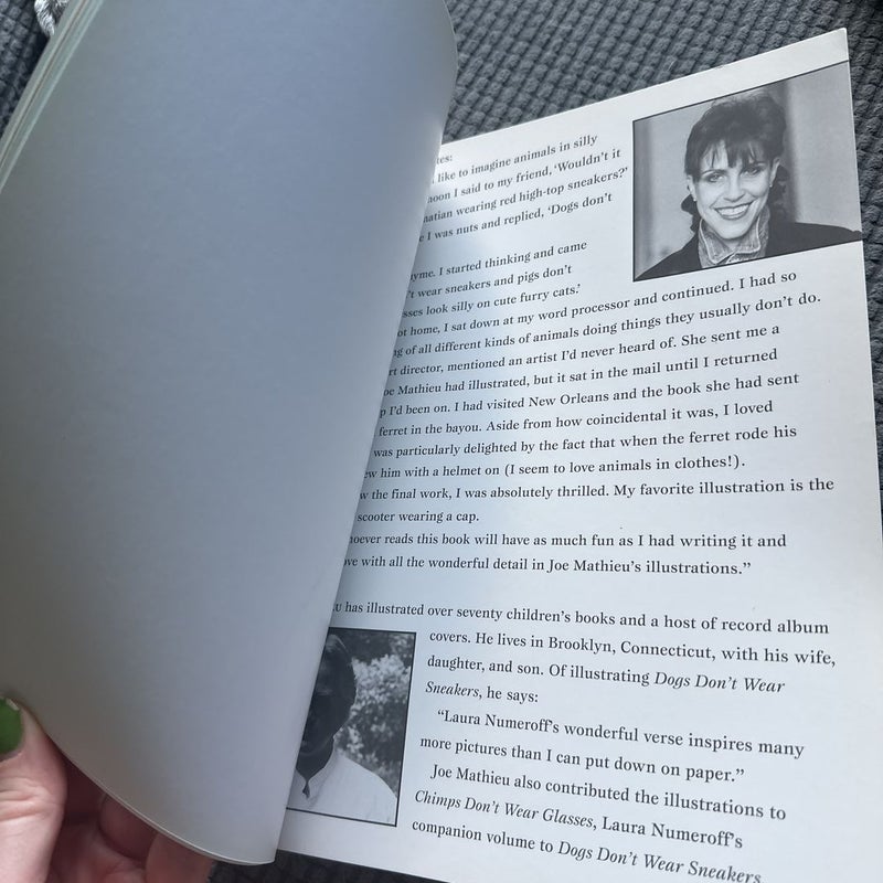 Dogs Don't Wear Sneakers by Laura Numeroff, Paperback | Pangobooks