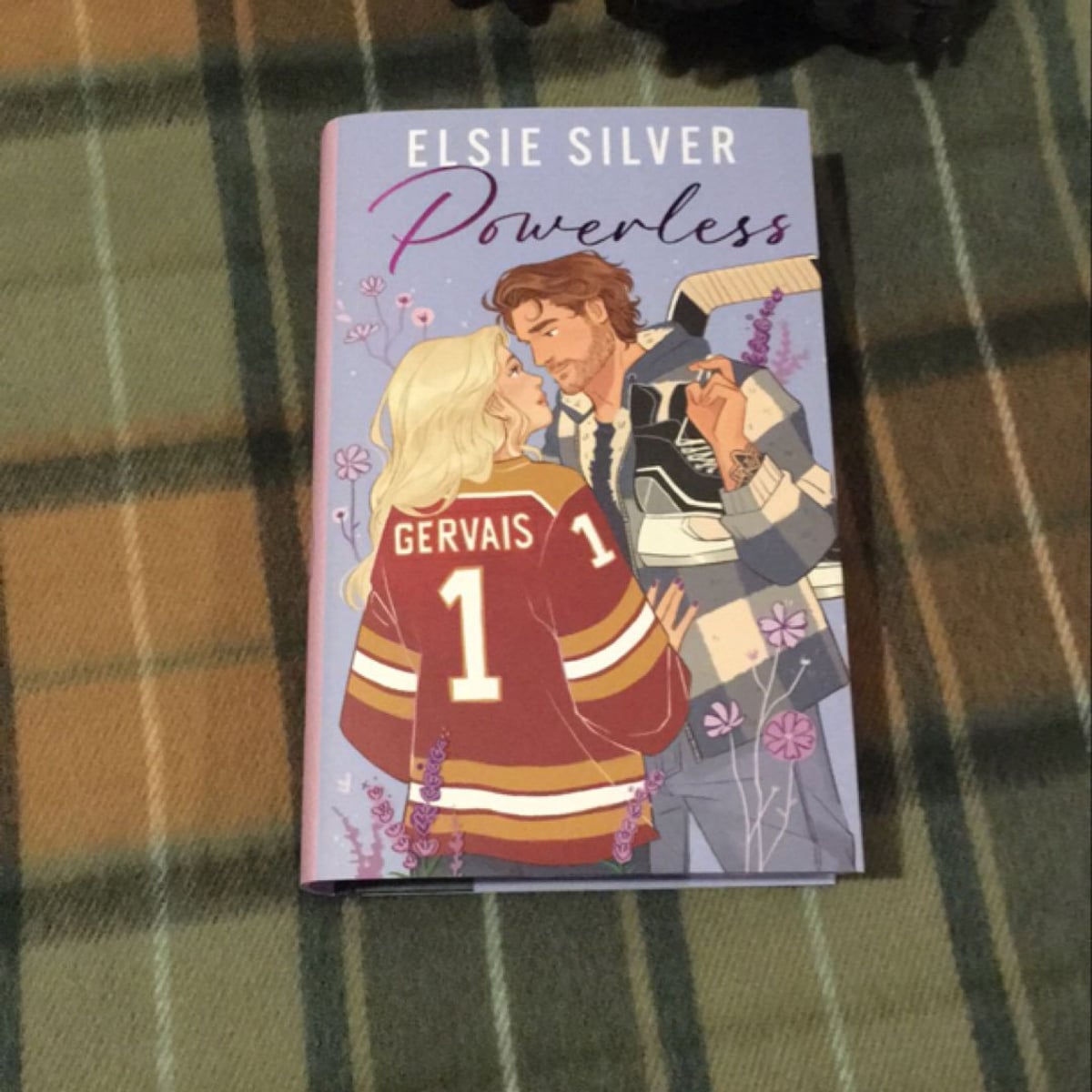 Powerless by Elsie Silver, Hardcover | Pangobooks