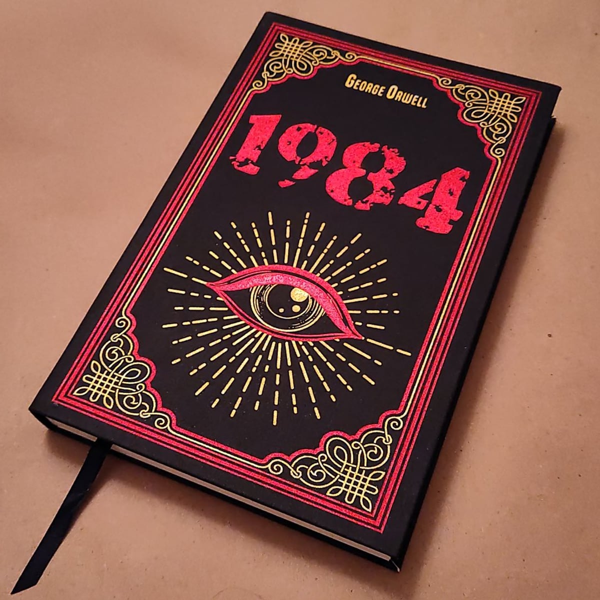 1984 by George Orwell , Paperback | Pangobooks