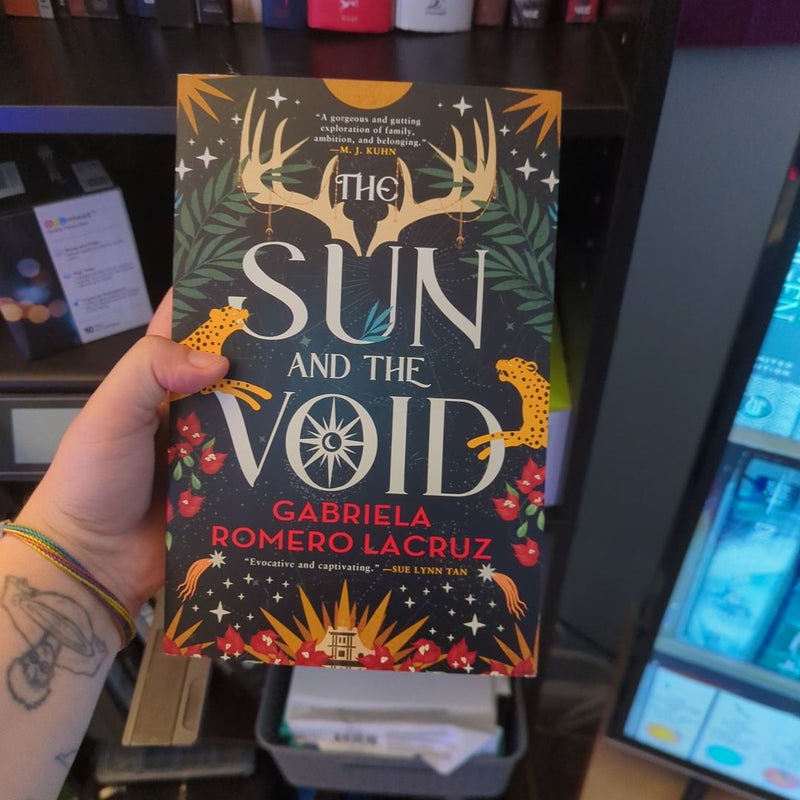 The Sun and the Void by Gabriela Romero Lacruz, Paperback | Pangobooks