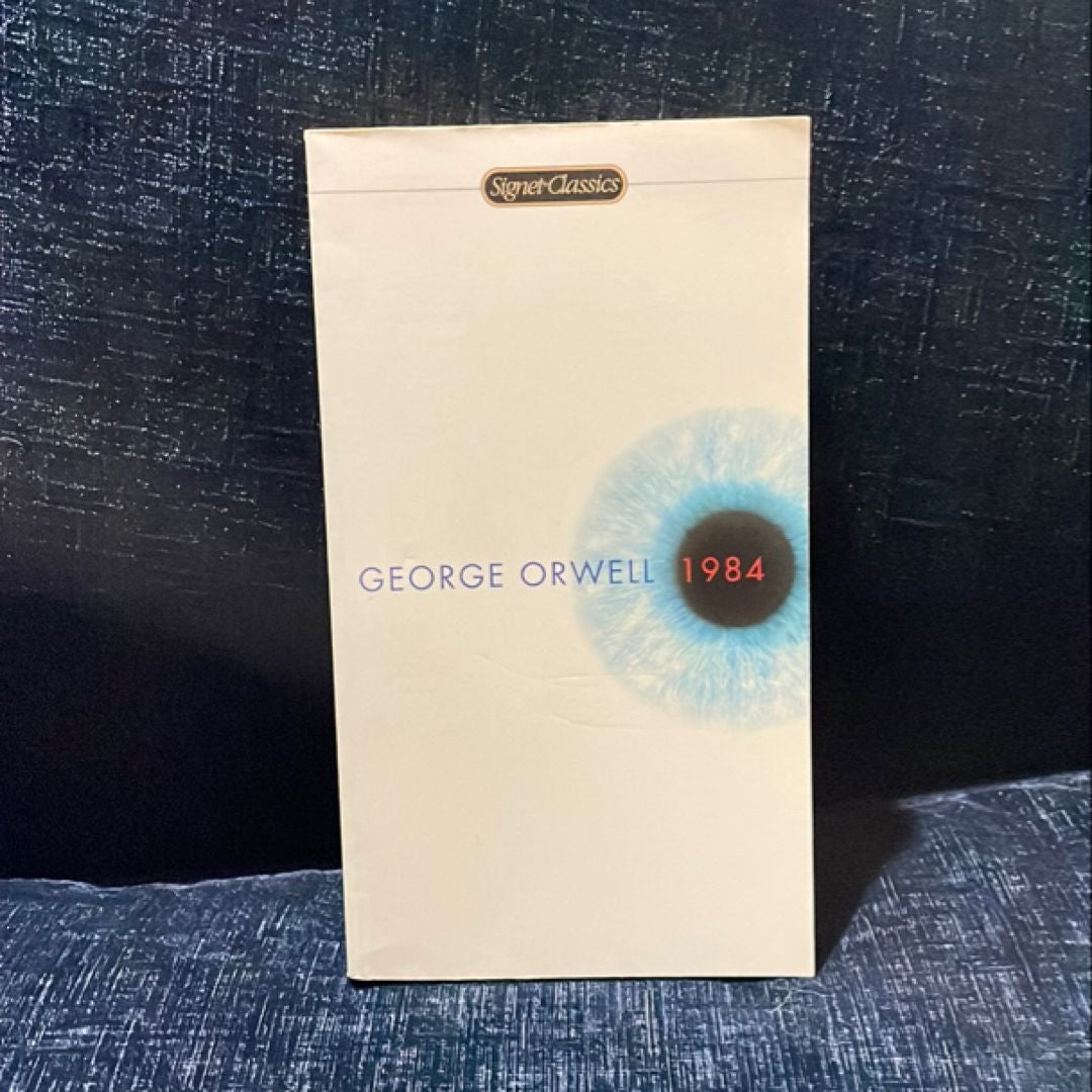 1984 by George Orwell, Paperback | Pangobooks