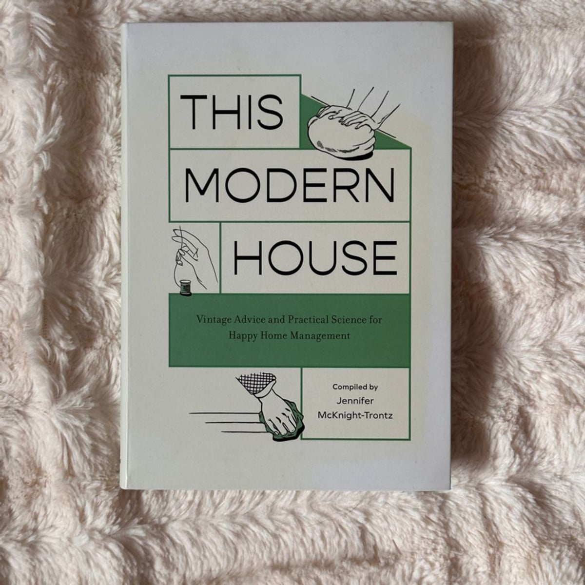 This Modern House by Jennifer Mcknight-Trontz, Paperback | Pangobooks