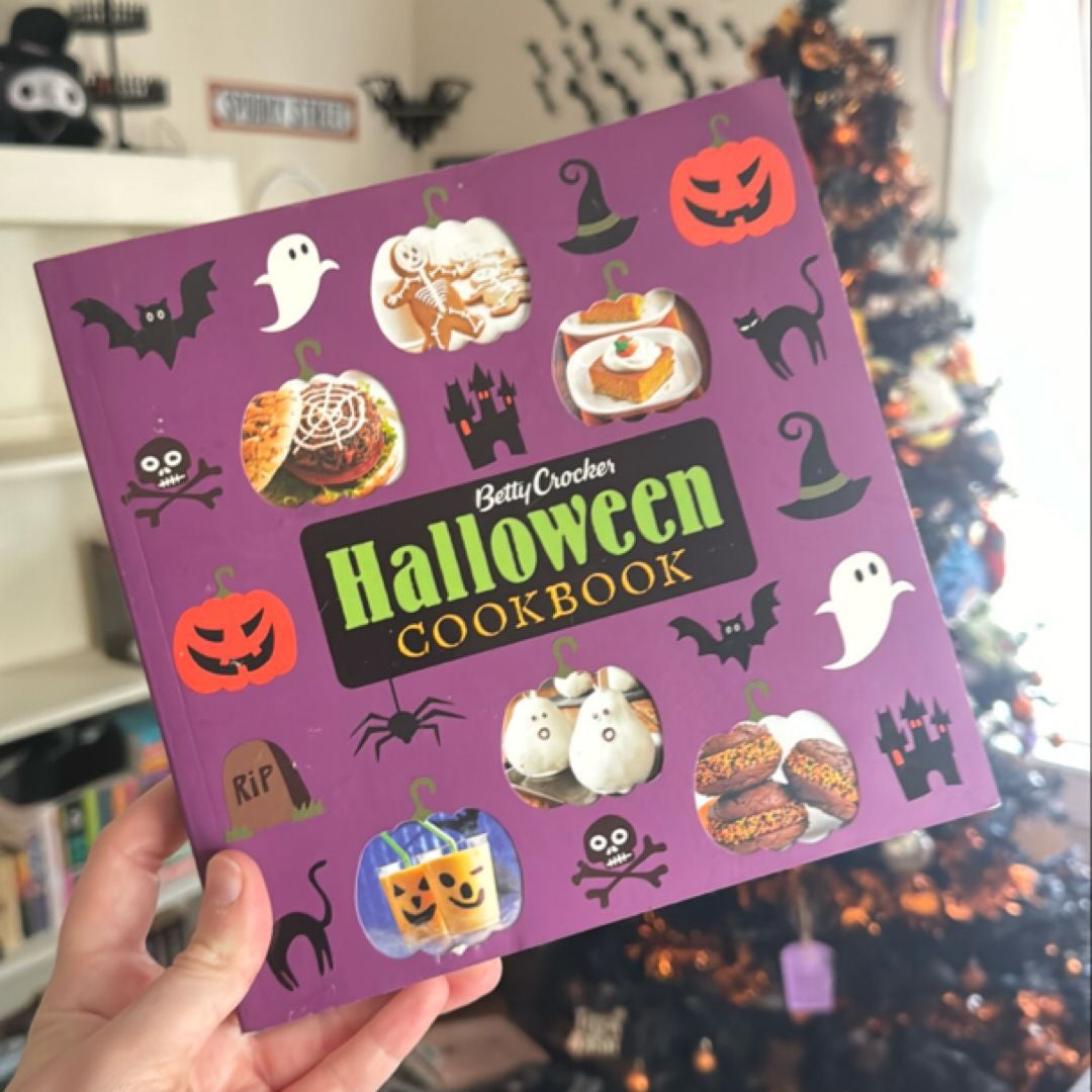 Betty Crocker Halloween Cookbook by Betty Crocker Editors