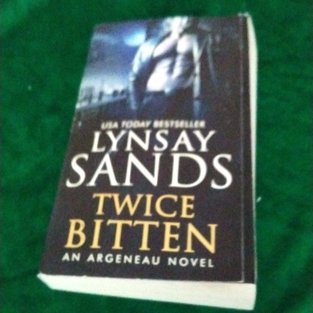 Twice Bitten by Lynsay Sands, Paperback | Pangobooks