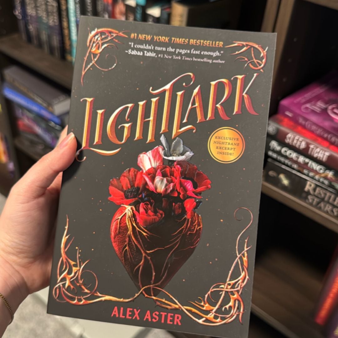 Lightlark (the Lightlark Saga Book 1) by Alex Aster