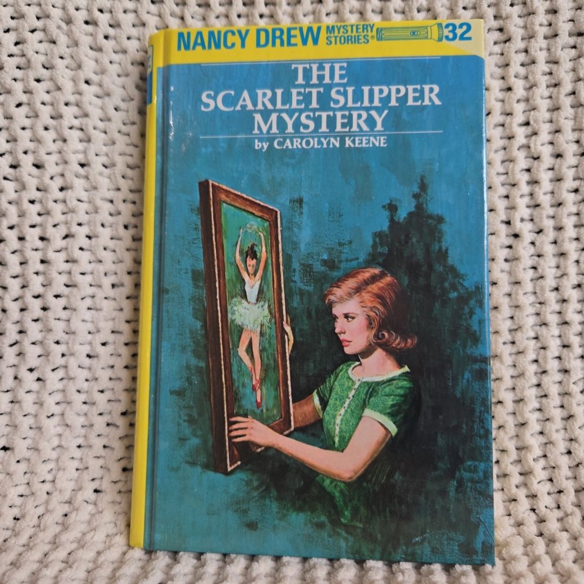 Nancy Drew 32: the Scarlet Slipper Mystery by Carolyn Keene