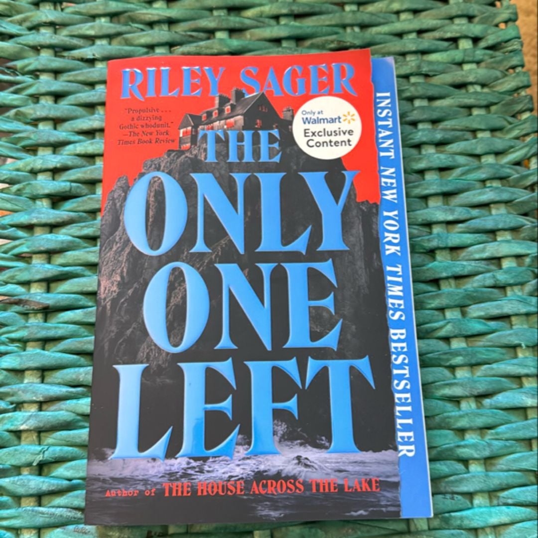 The only one left by Riley Sager, Paperback | Pangobooks