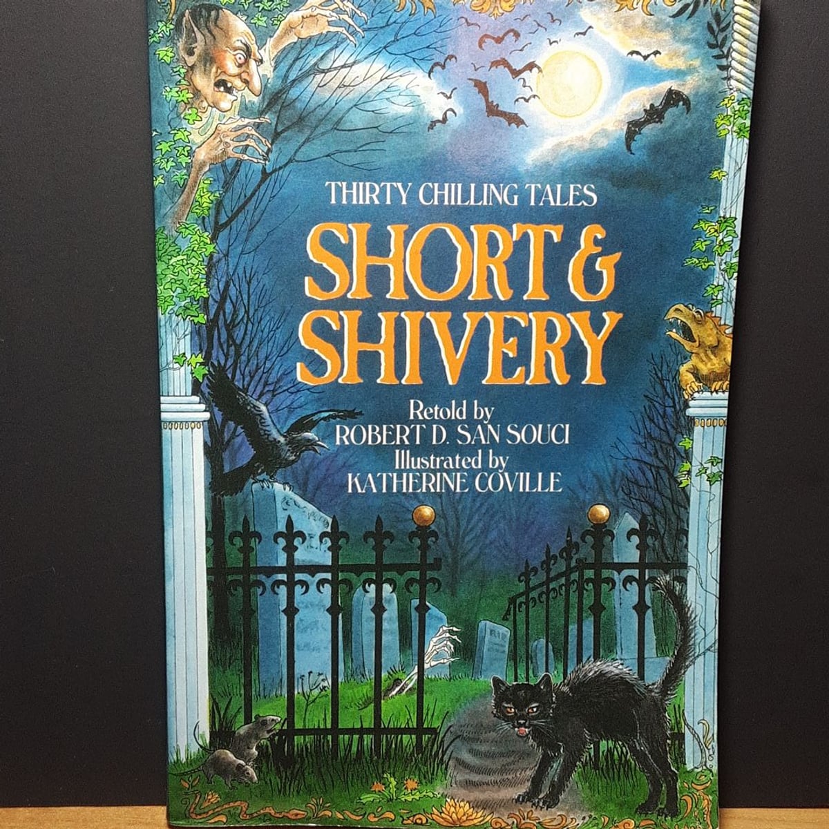 Short and Shivery by Robert D. San Souci, Paperback | Pangobooks