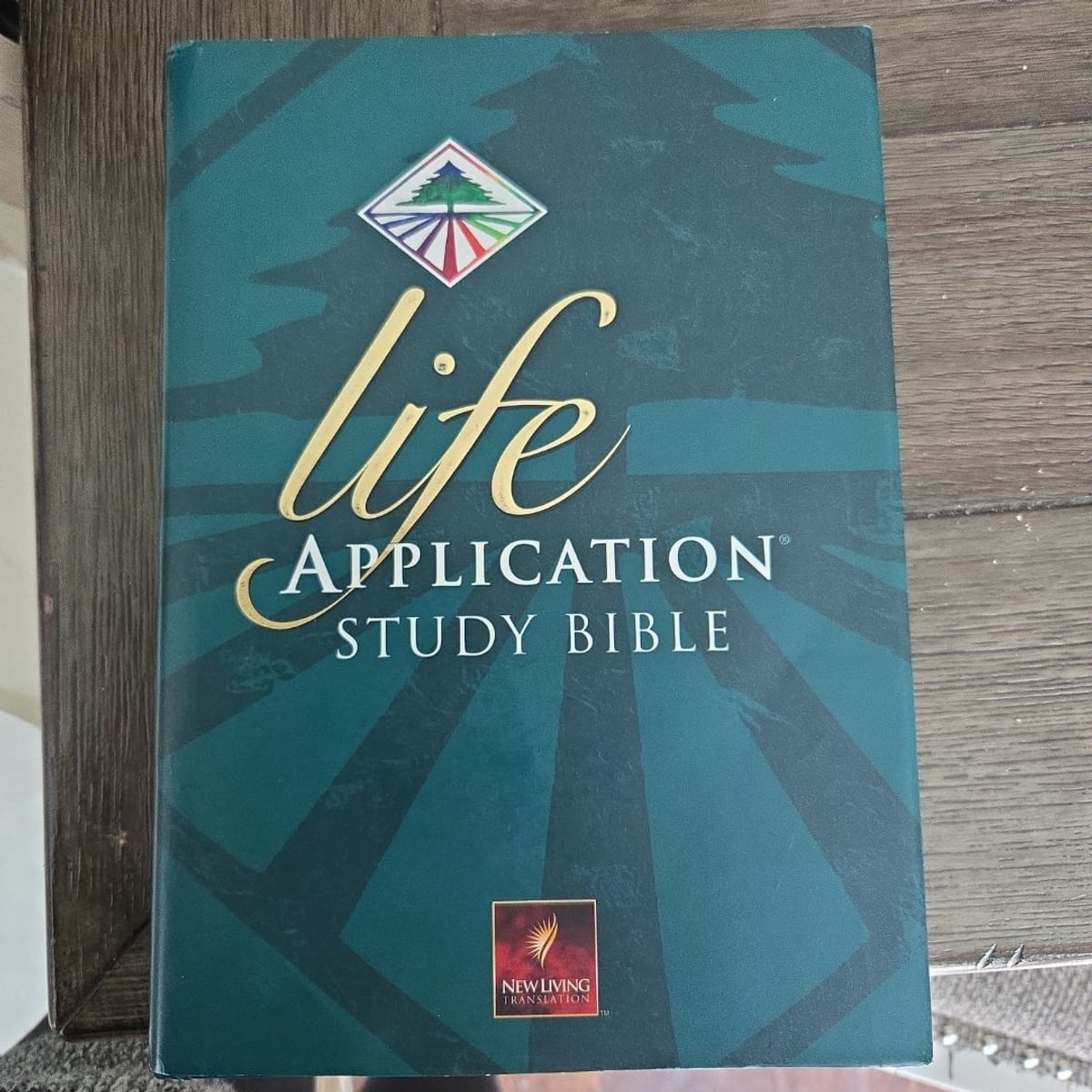 Life Application Study Bible by Tyndale House Publishers Staff ...