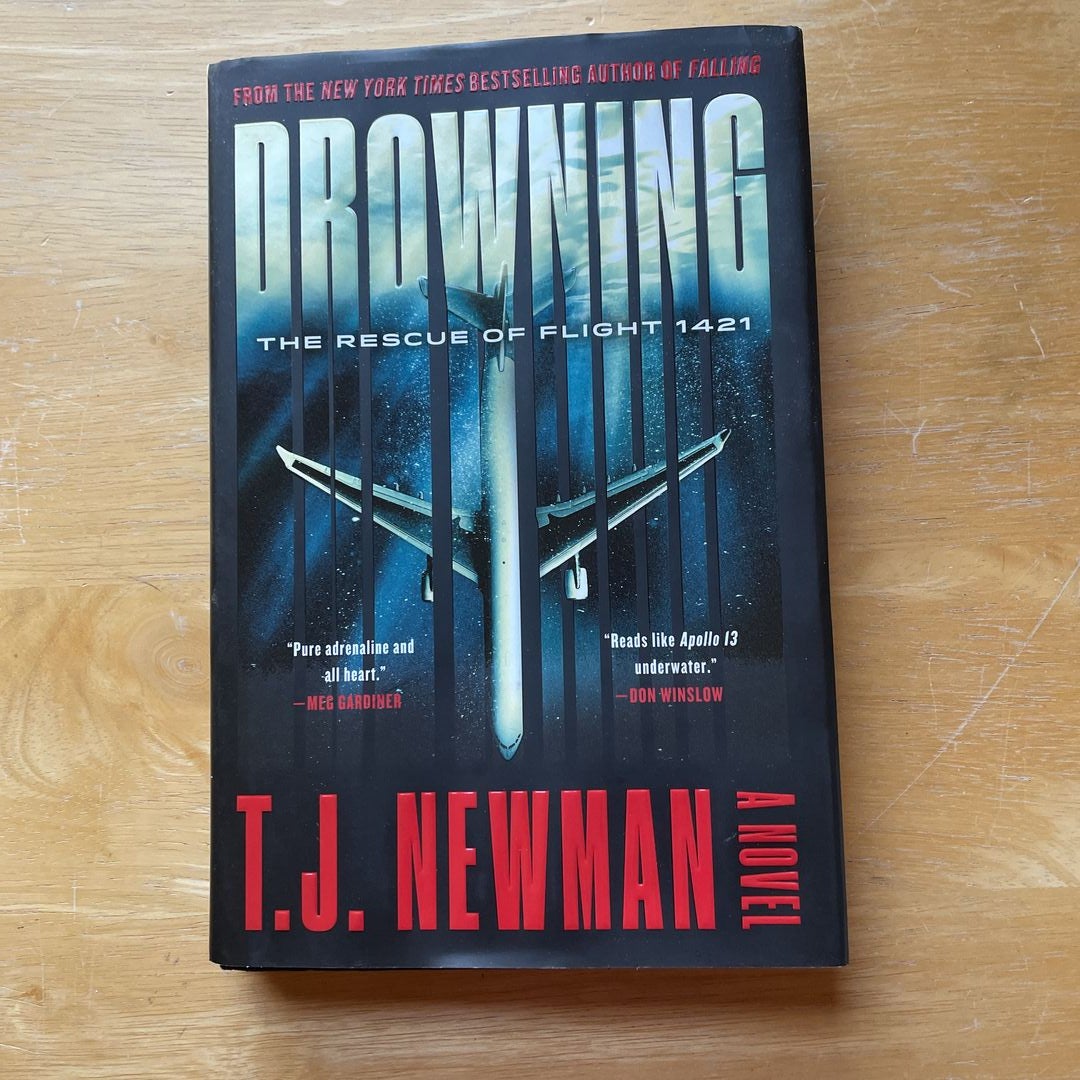 Drowning by T. J. Newman, Paperback | Pangobooks