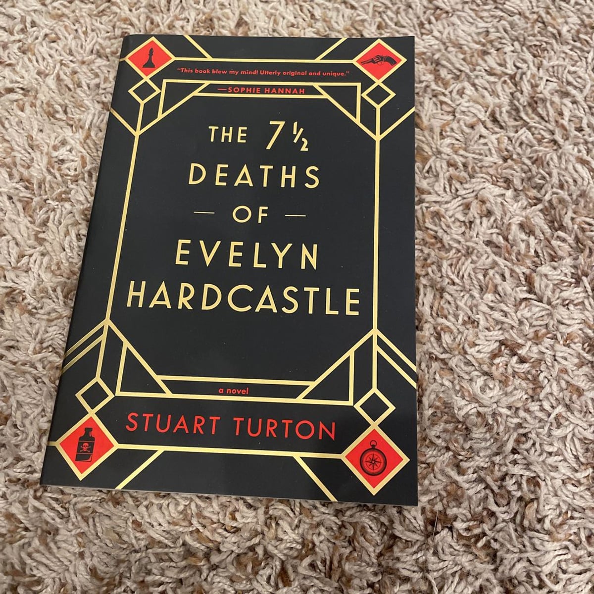 The 7½ Deaths of Evelyn Hardcastle by Stuart Turton, Paperback | Pangobooks