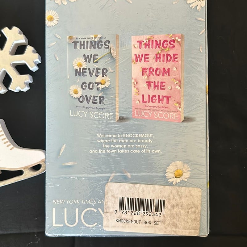 The Knockemout Series by Lucy Score, Paperback | Pangobooks
