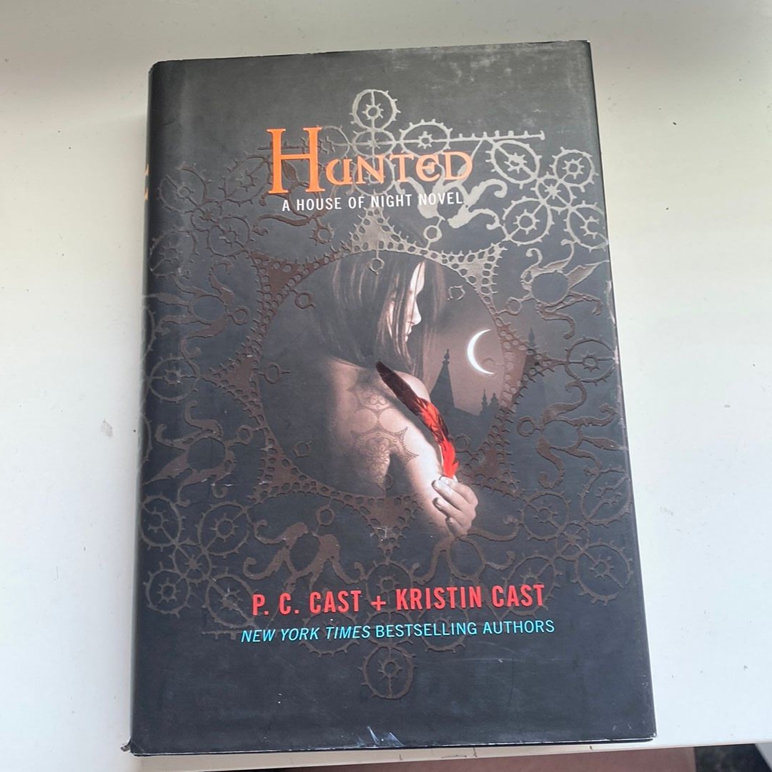 Hunted by , Hardcover | Pangobooks