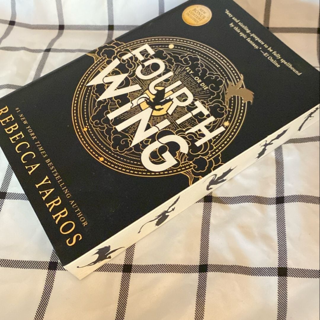 Fourth Wing by Rebecca Yarros, Paperback | Pangobooks