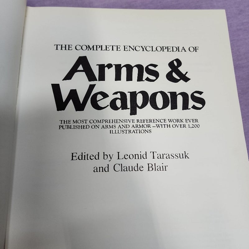Complete Encyclopedia of Arms and Weapons by Outlet Book Company Staff