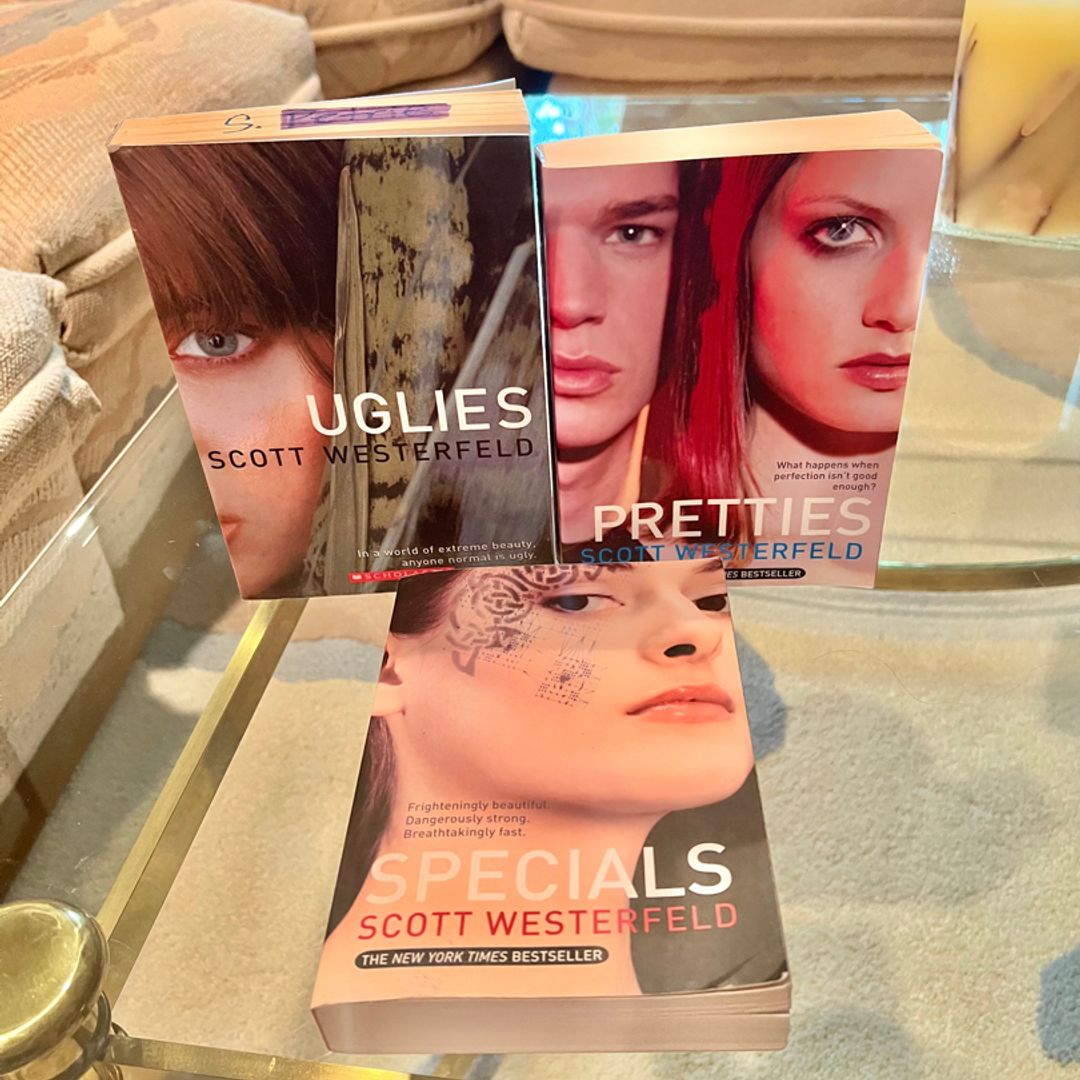 Uglies Bundle by Scott Westerfeld, Paperback | Pangobooks