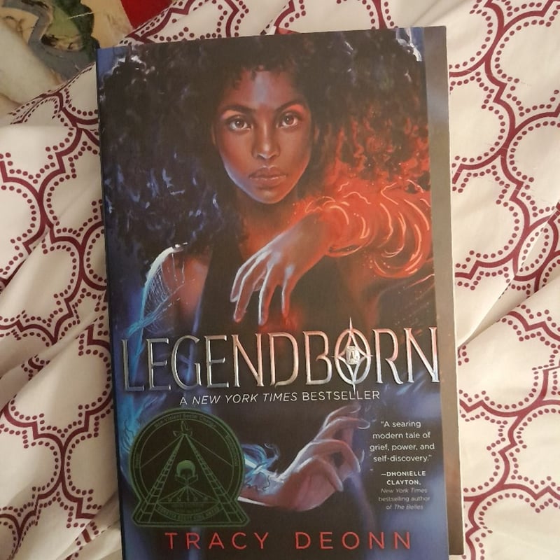 Legendborn by Tracy Deonn, Paperback | Pangobooks