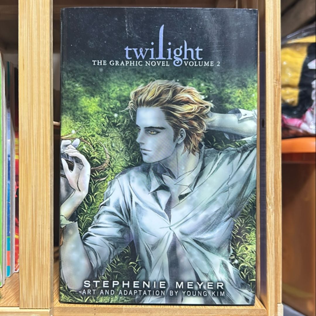 Twilight: the Graphic Novel, Vol. 2 by Stephenie Meyer, Young Kim