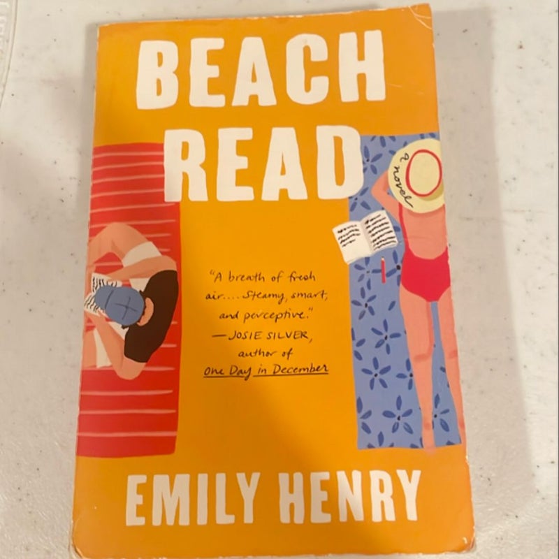 Beach Read by Emily Henry, Paperback | Pangobooks