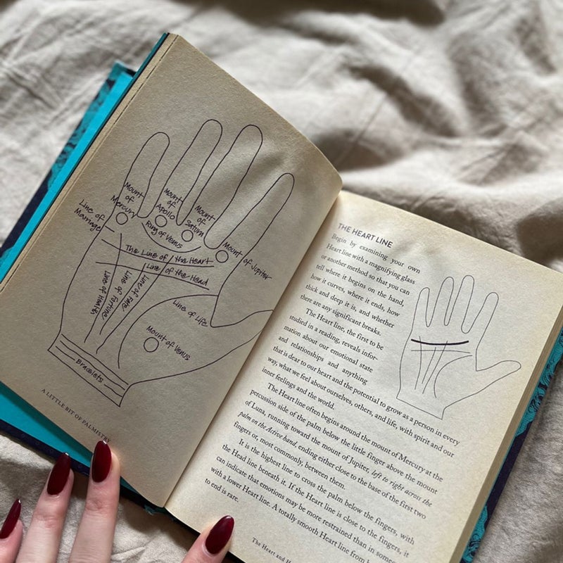 A Little Bit of Palmistry by Cassandra Eason, Hardcover | Pangobooks