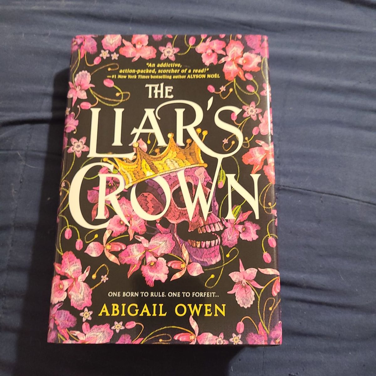 The Liar's Crown by Abigail Owen, Hardcover | Pangobooks
