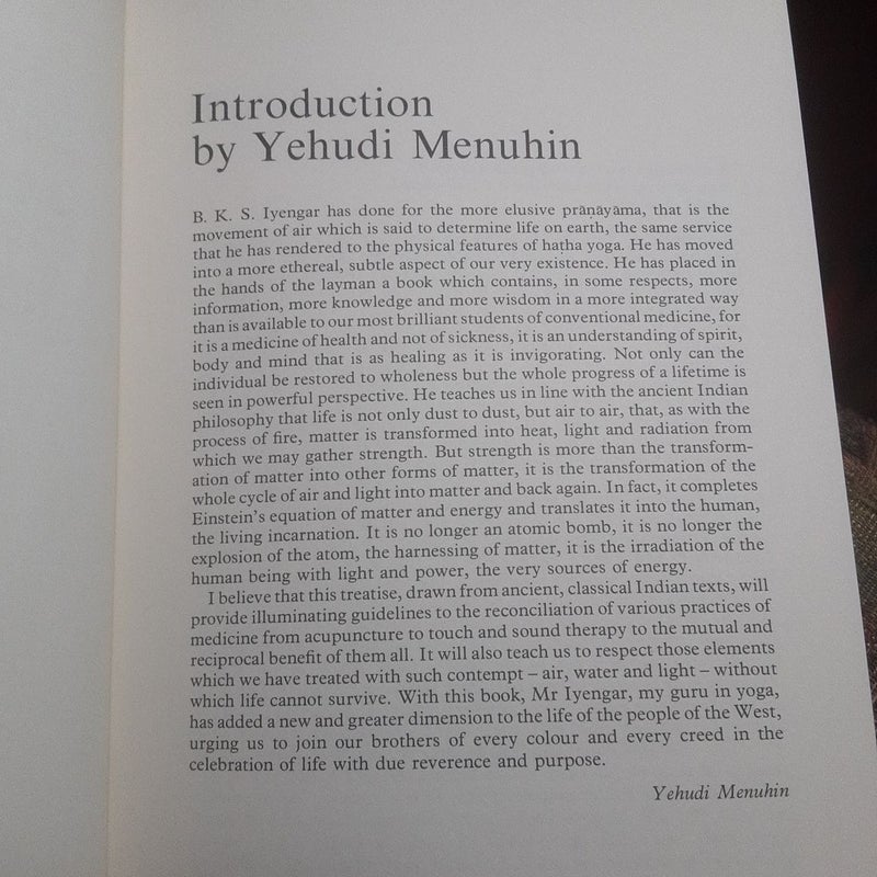 Light on Pranayama: the Definitive Guide to the Art of Breathing by B ...