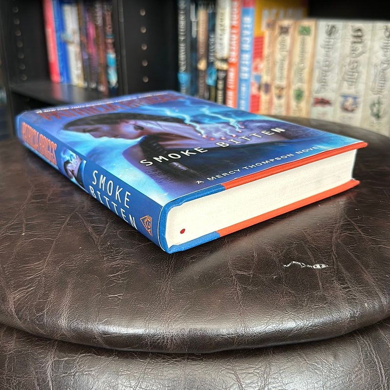 Smoke Bitten [Signed!] by Patricia Briggs , Hardcover | Pangobooks