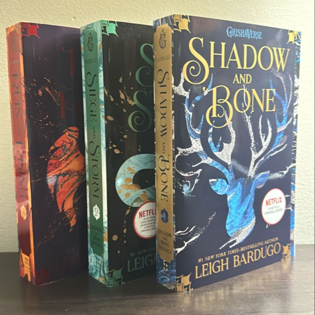 Shadow and Bone Series by Leigh Bardugo, Paperback | Pangobooks