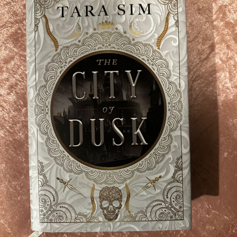 The City of Dusk FairyLoot Edition by Tara Sim, Hardcover | Pangobooks
