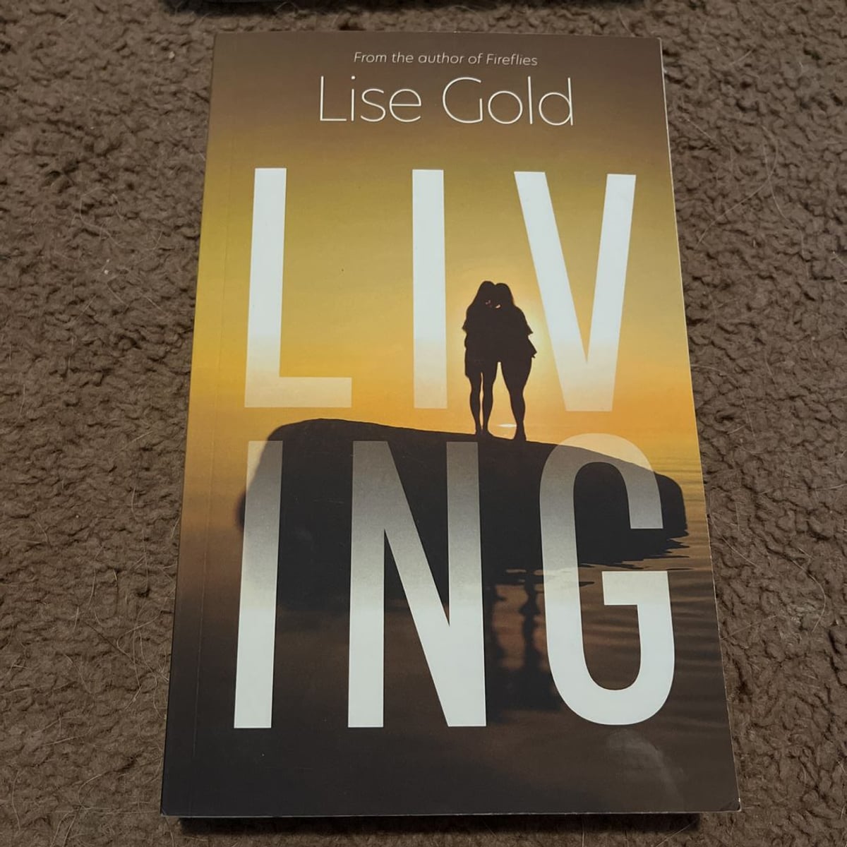 Living by Lise Gold, Paperback | Pangobooks