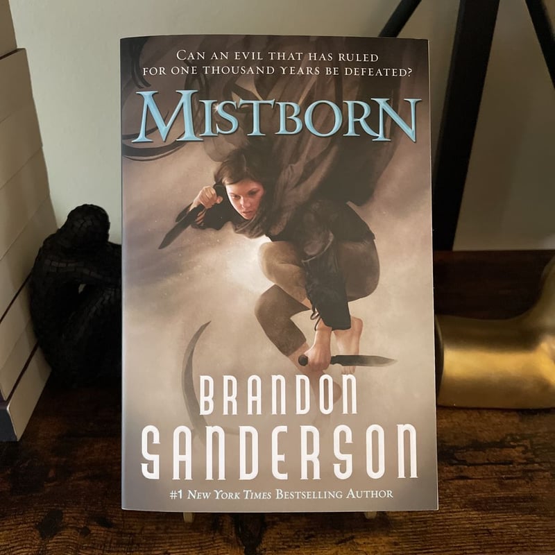Mistborn by Brandon Sanderson, Paperback | Pangobooks