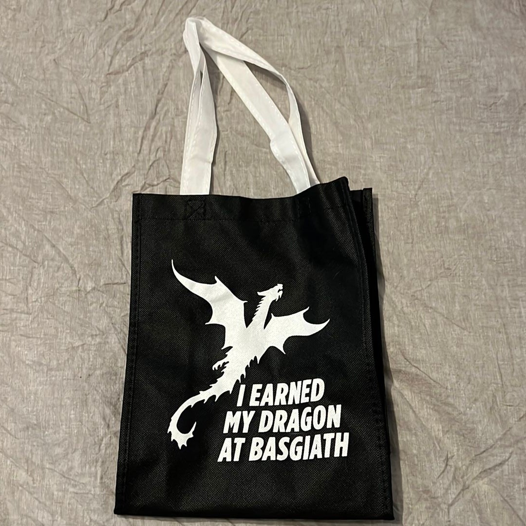 Fourth Wing tote bag by Rebecca Yarros, Hardcover | Pangobooks