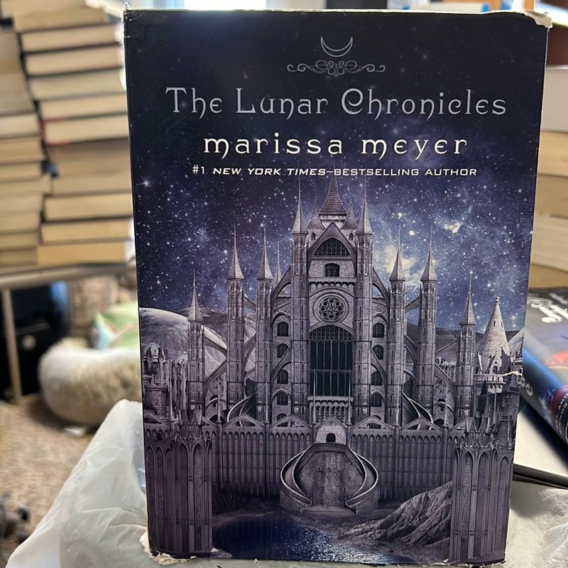 The Lunar Chronicles by Marissa Meyer, Hardcover | Pangobooks