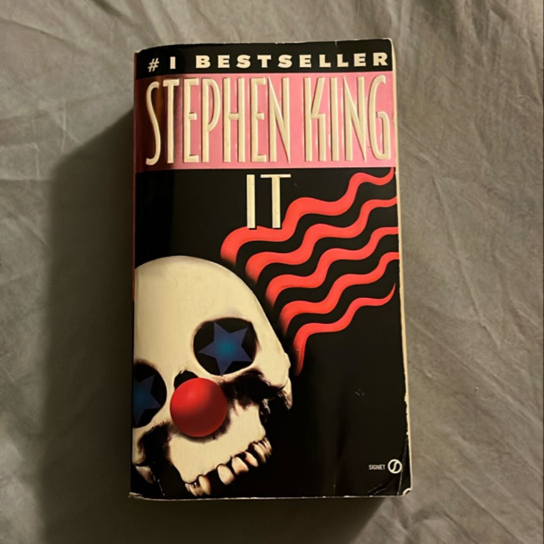 IT by Stephen King, Paperback | Pangobooks