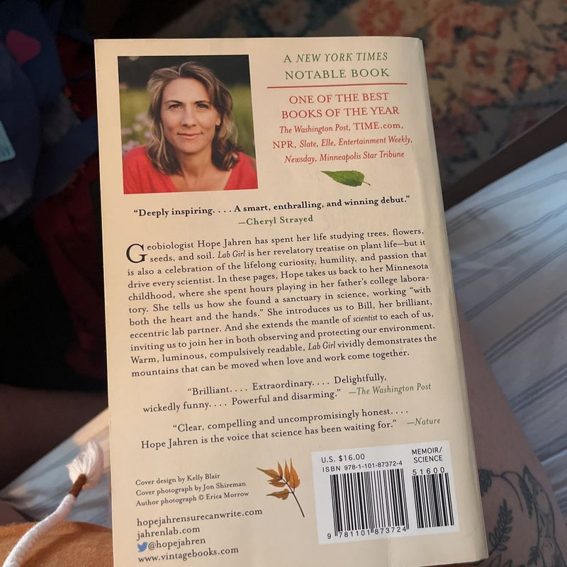 Lab Girl by Hope Jahren, Paperback | Pangobooks