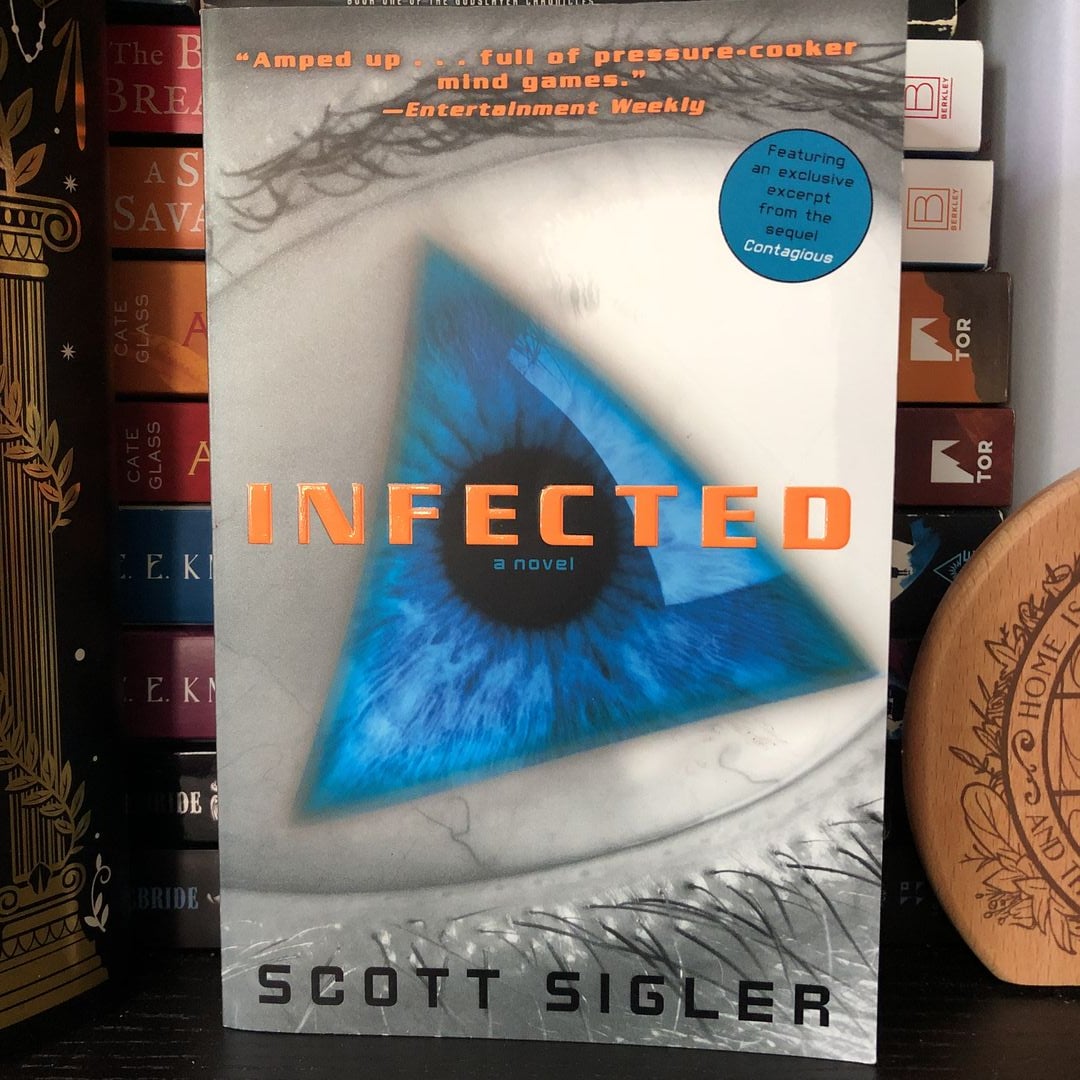Infected by Scott Sigler, Paperback | Pangobooks